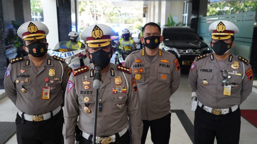 Selain Sektor Esensial dan Kritikal, Polda Jateng Larang Masyarakat ... Selain Sektor Esensial dan Kritikal, Polda Jateng Larang Masyarakat ...